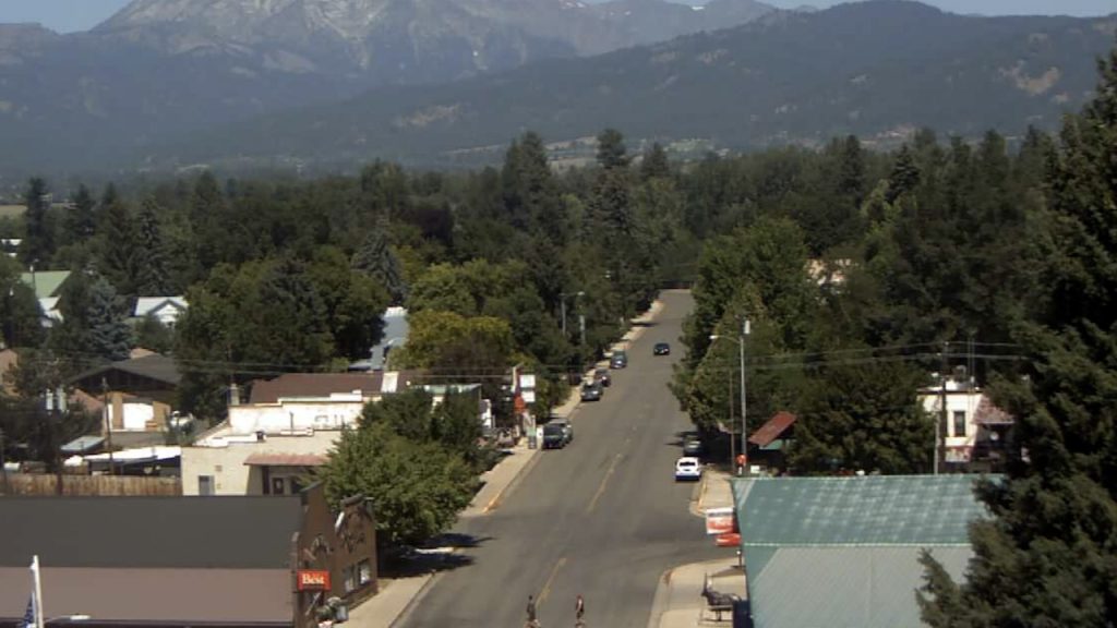 Oceanside Oregon Live Webcam - Roseanna's Cafe - USA