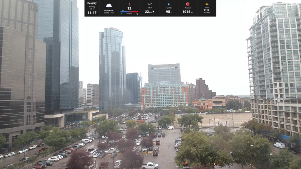 Live Webcam Eau Claire - Calgary, Alberta, Canada - Shopping Mall