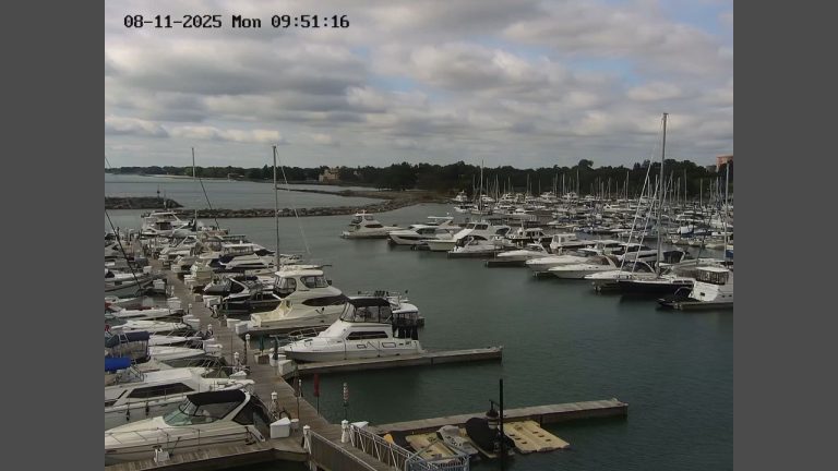 Live Algoma Harbor Webcam in Wisconsin - Real-Time Views