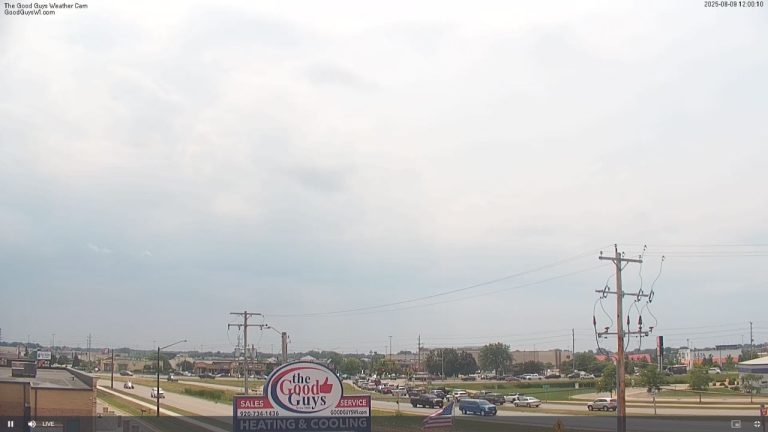 Live Webcam Gilligans Sports & Tiki Bar - Chetek, WI - USA
