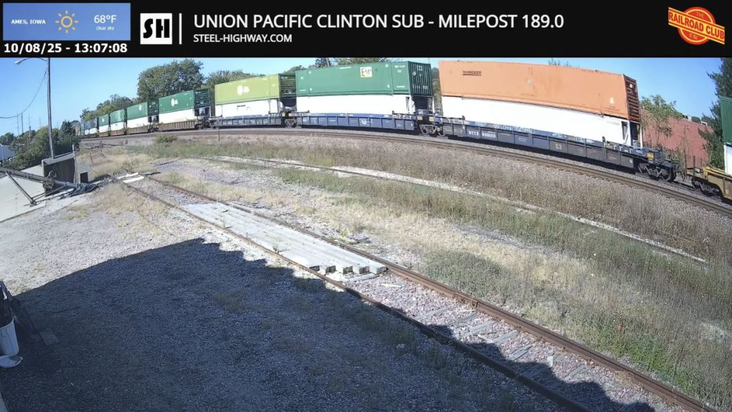 Live Webcam Central Park - Pella, Iowa - USA